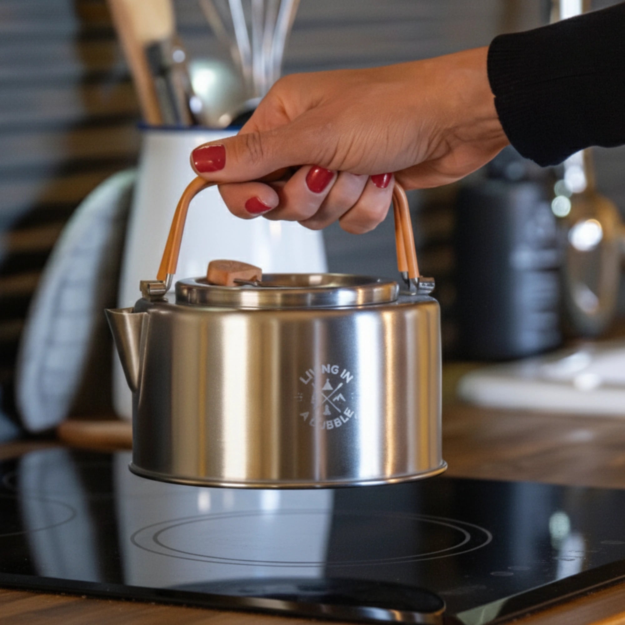 Kettle with Strainer – Living in a Bubble USA